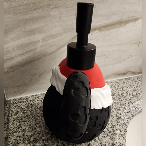 Disney | Bath | Nwt Mickey Mouse 7in Mickey Santa Holiday Christmas ...